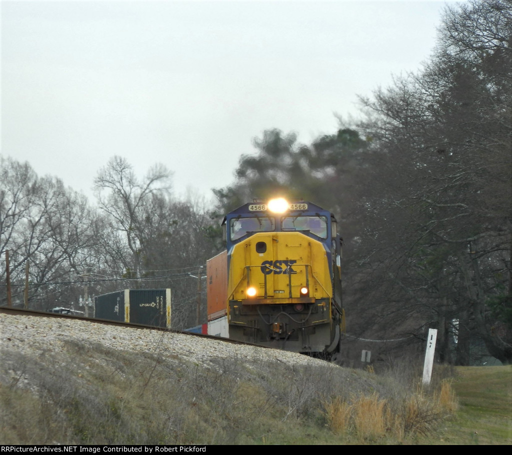 CSX 4566 (SD70MAC) 5250 (ES40DC) 5203 (ES40DC)